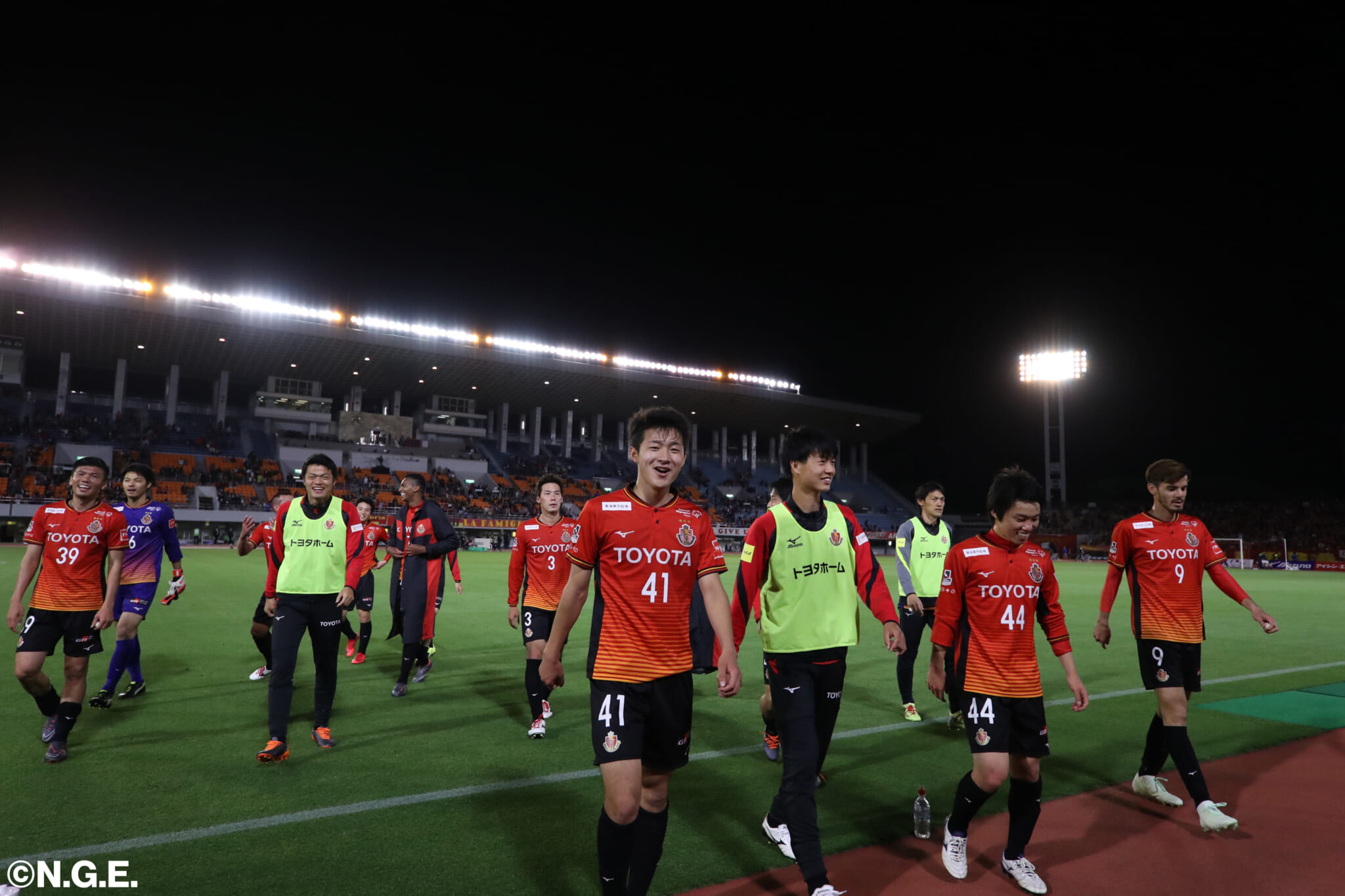 小学生からの夢「将来一緒に日本代表に入ろう」はまだ途中。名古屋グランパス・藤井陽也が背中を追い続ける、菅原由勢の本気度 ...